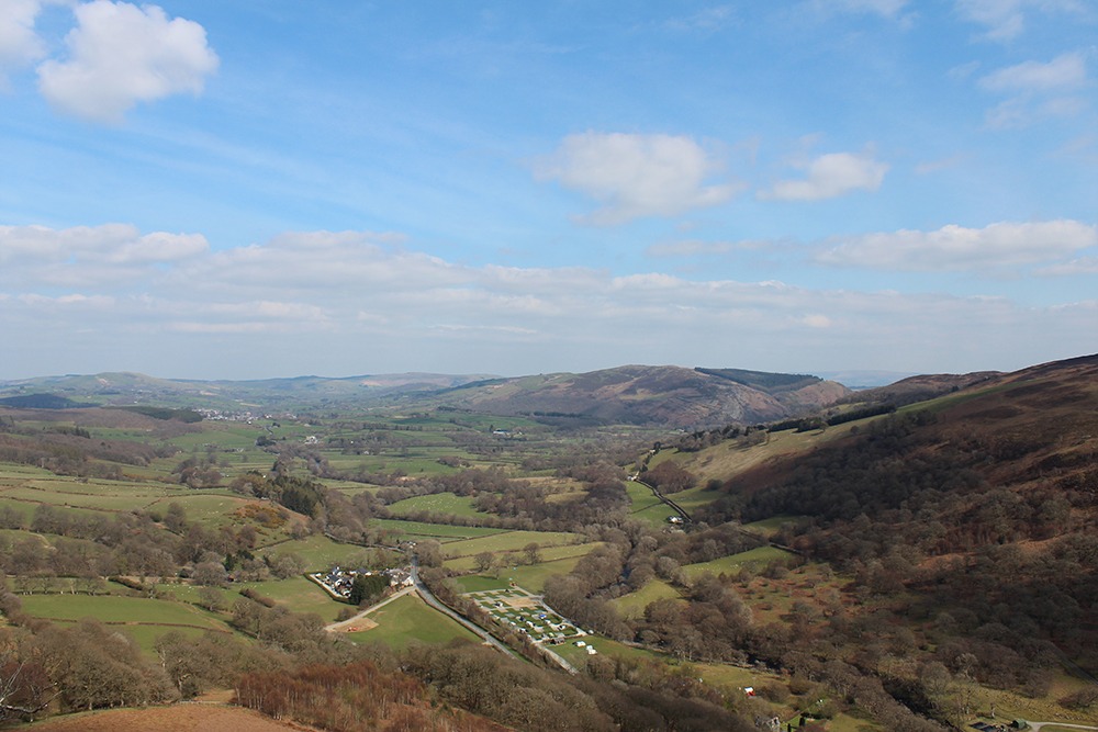 Elan Oaks - Mid Wales Camping and Caravan site